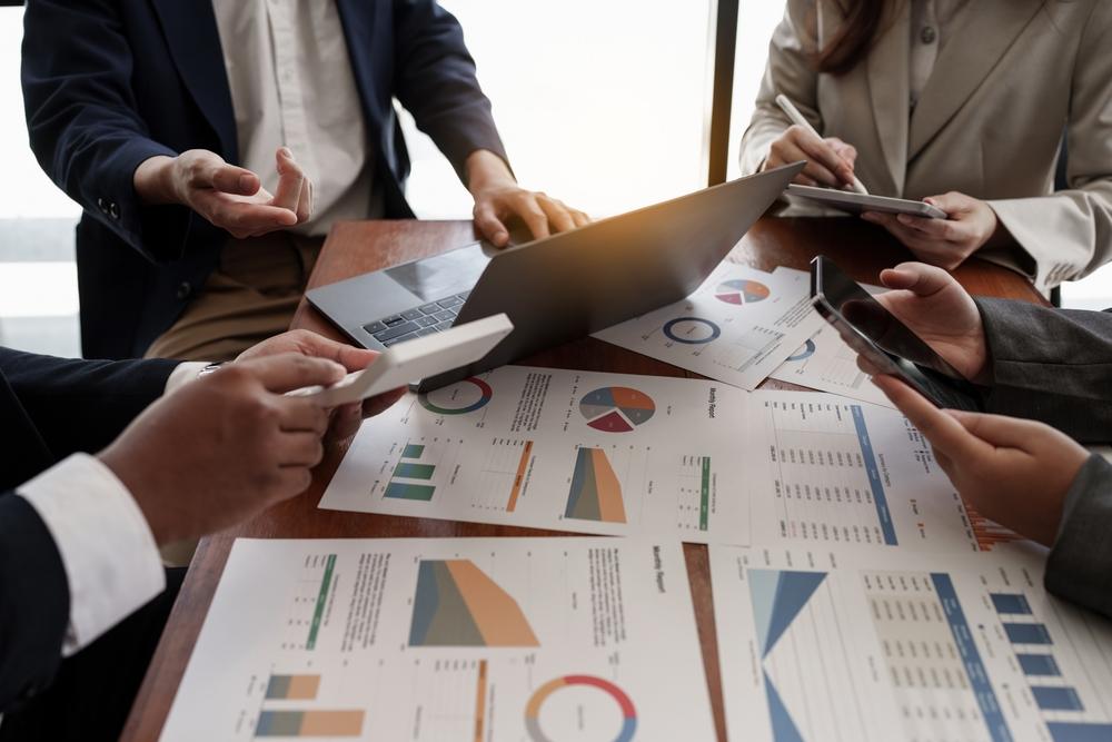 US Stocks Decline as Alphabet (NASDAQ: GOOGL) and Megacap Tech Weigh